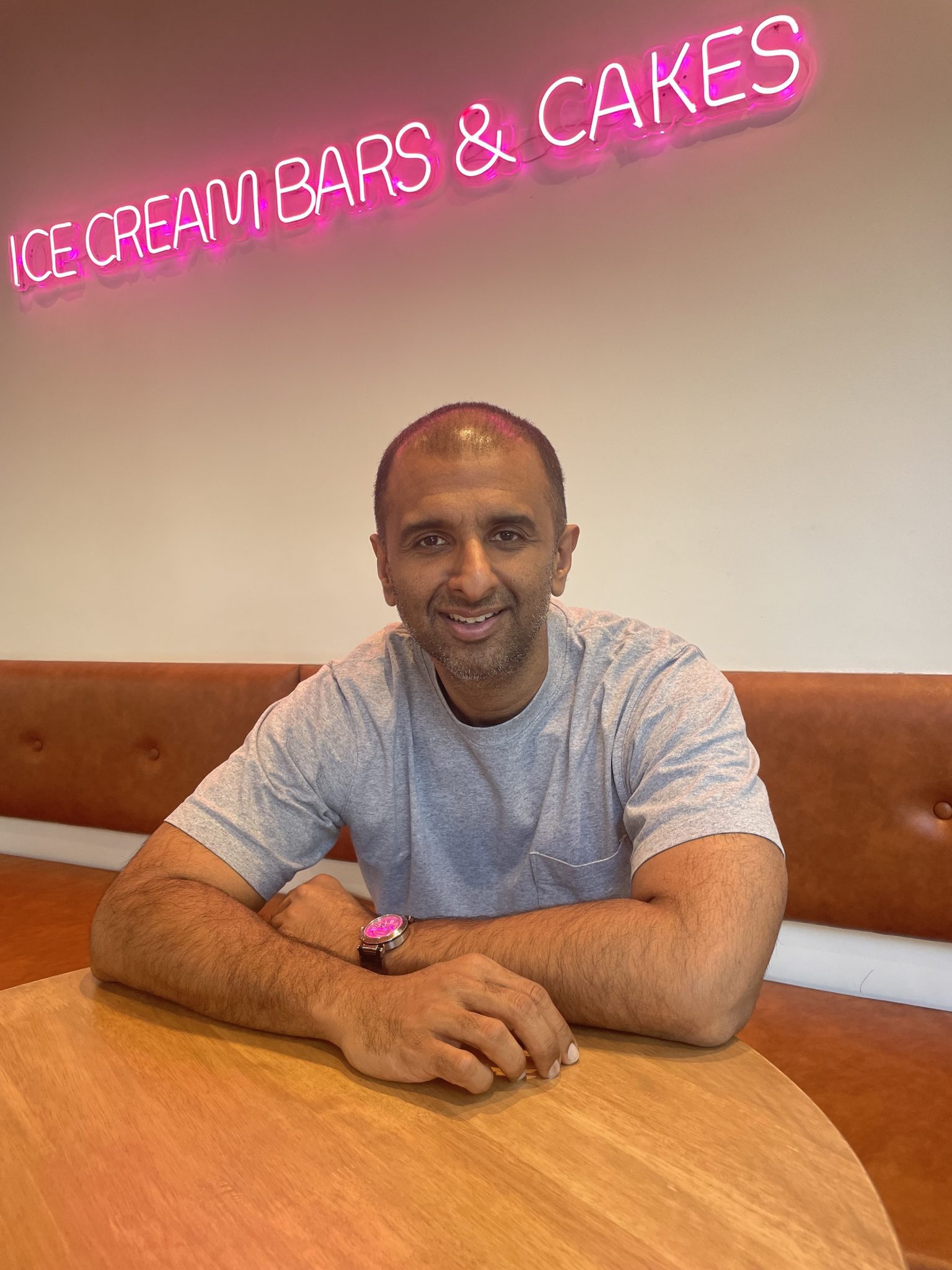 วิทยาศาสตร์และศิลปะของการทำไอศกรีม: การปฏิวัติ Amadora ของ Deepak Suresh